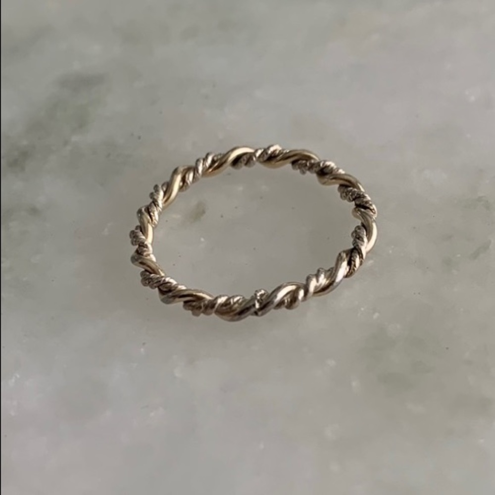 Sterling Silver Twisted Ring - Gem